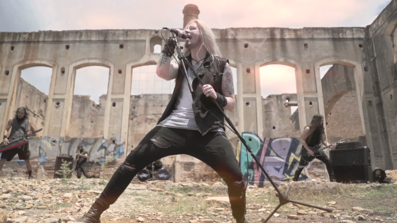 Marc Hudson de DragonForce se lance en solo avec "Starboard Stories"
