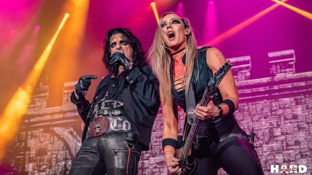 Nita Strauss et Alice Cooper réunis dans "Winner Takes All"